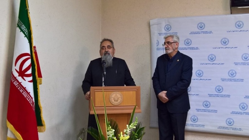 Ermeni rahip: Azınlıklar inkılaptan sonra yasal haklarına kavuştu ...